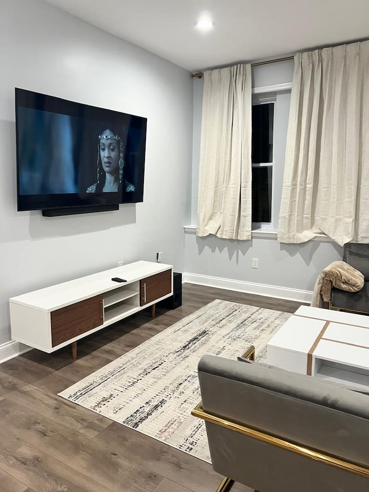 Casa Grey - Baltimore, MD