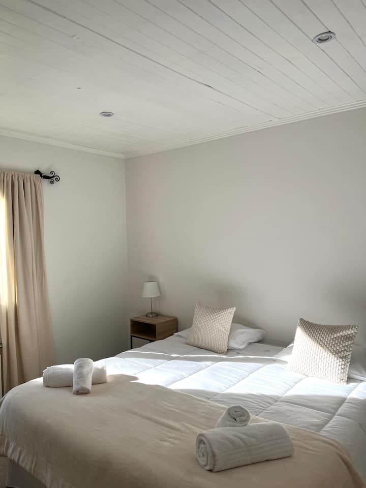 Habitacion Privada. Hostería Los Lupinos - El Calafate