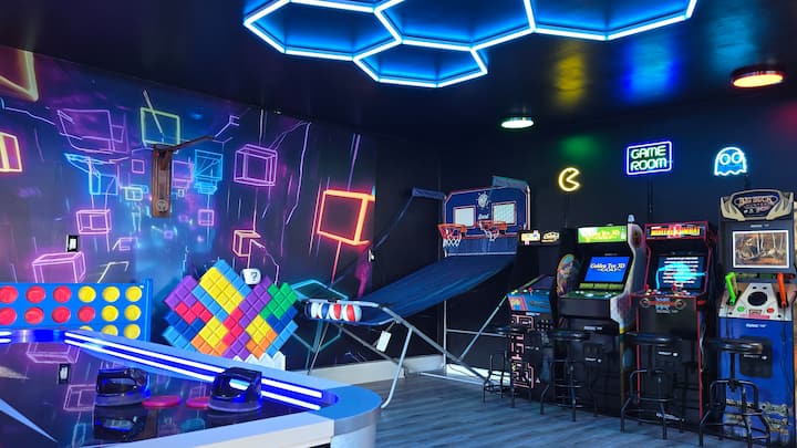 Lakefront-dock-game Room-firepit-bbq- A/c - W/d 2 - Anderson Island, WA