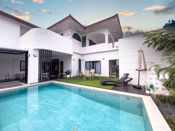 9 Br Pool Villa Near Shopping Mall. Free Cleaning. - Chiang Mai