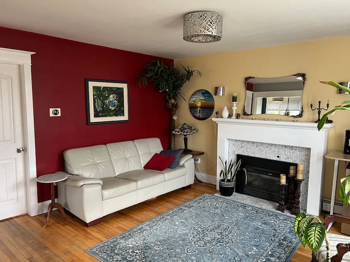 Private Suite Short Walk To Downtown - Charlottetown