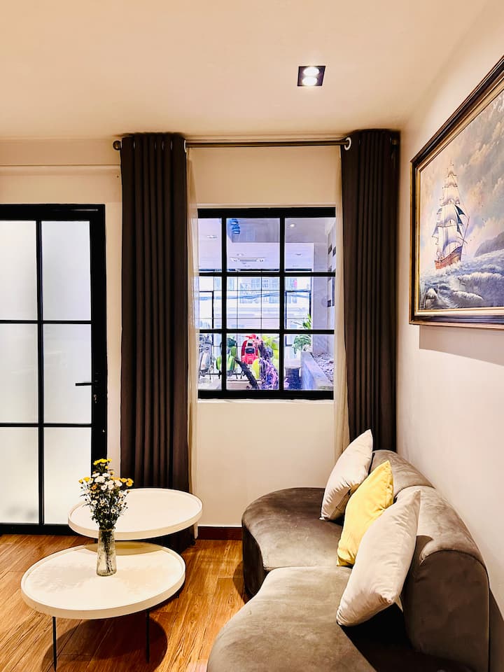 1 Charming Bedroom/west Lake/15”old Quarter - Hanoi