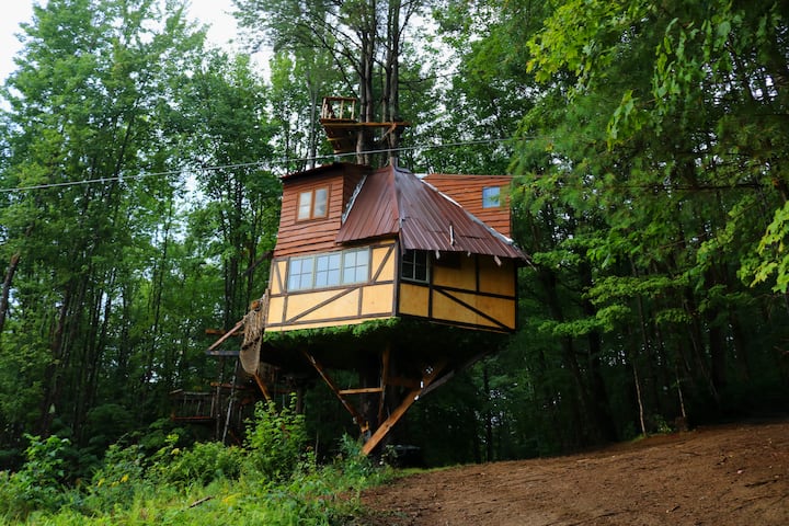 Treehouse With 850 Feet Zip Line And Food - Braintree, VT