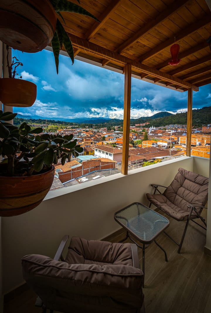 Escápate Al Lujo Con Gran Vista - La Ceja