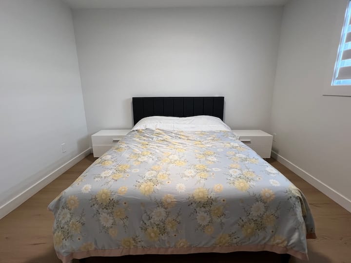Cozy 2bed 1bath Near Yvr/bridgeport Station - Richmond