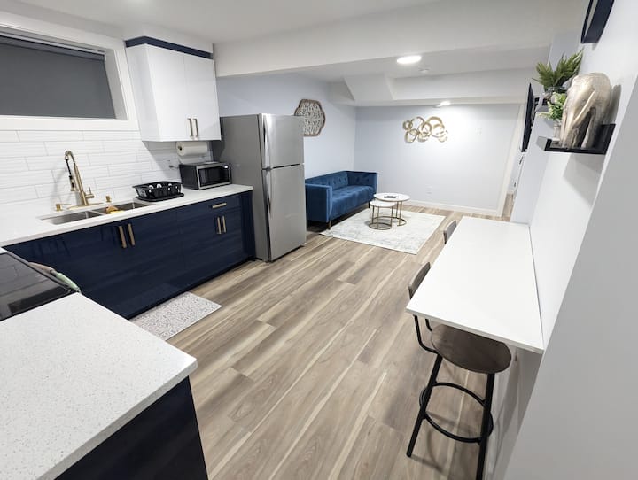 Cozy Luxury Guesthouse Retreat - Edmonton