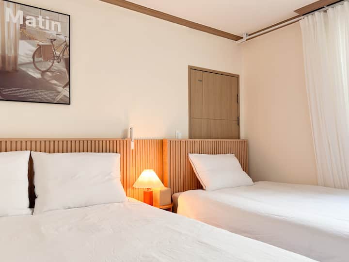 [New]/건대역 도보 1분/성수5분/넓은방/커피,wifi, Netflix,인원추가 무료! - Seoul