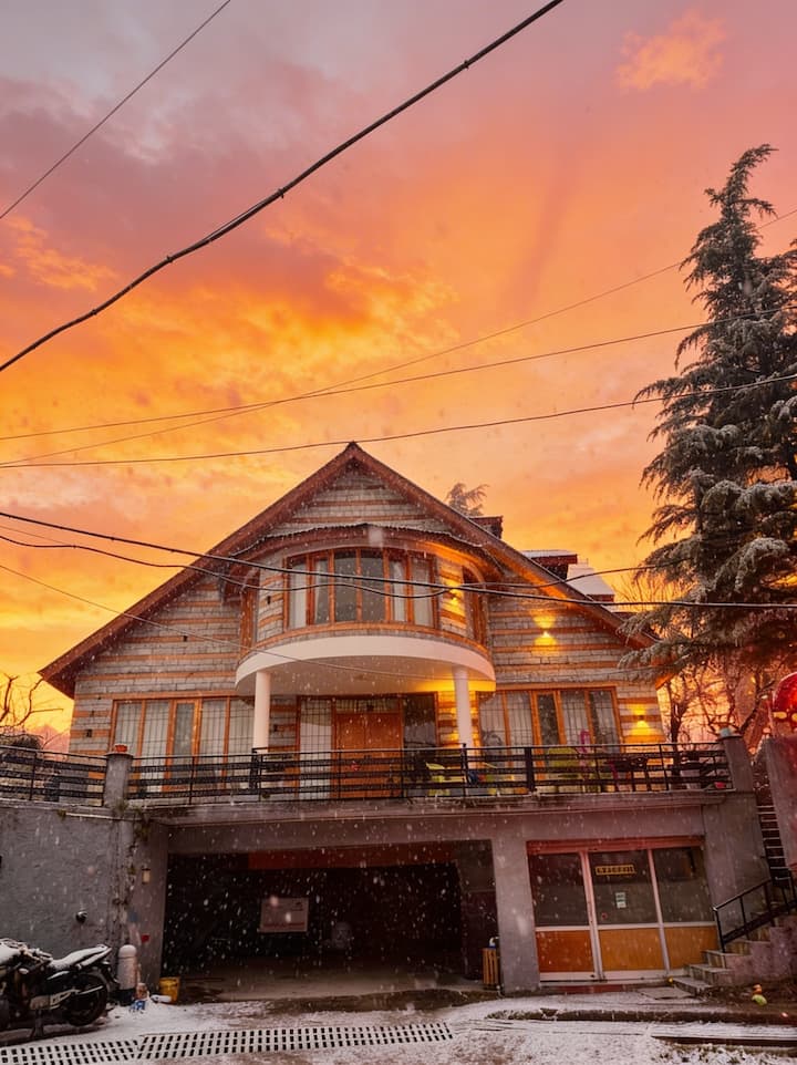 Cloudscape Villa Retreat-3br |Manali By Homeyhuts - Manali