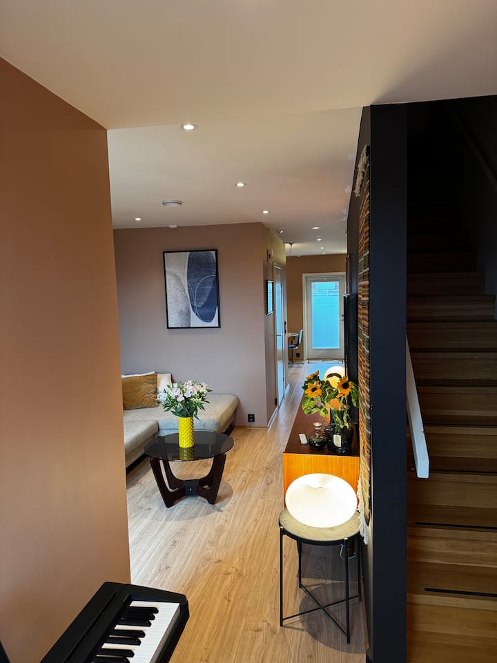 Cozy Townhouse Near City Center – Free Parking - Stavanger