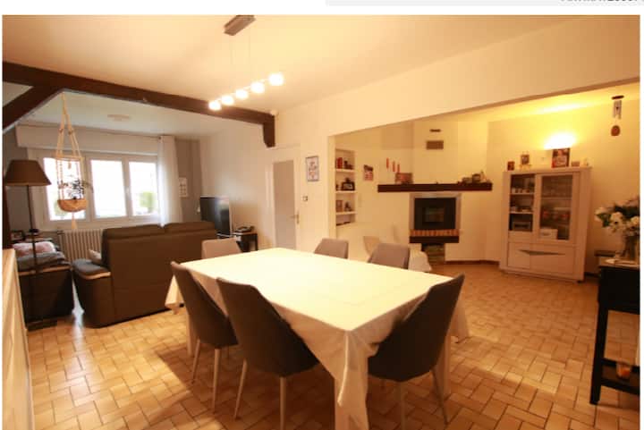 Grande Maison Chaleureuse, Confortable Avec Jardin - Cambrai