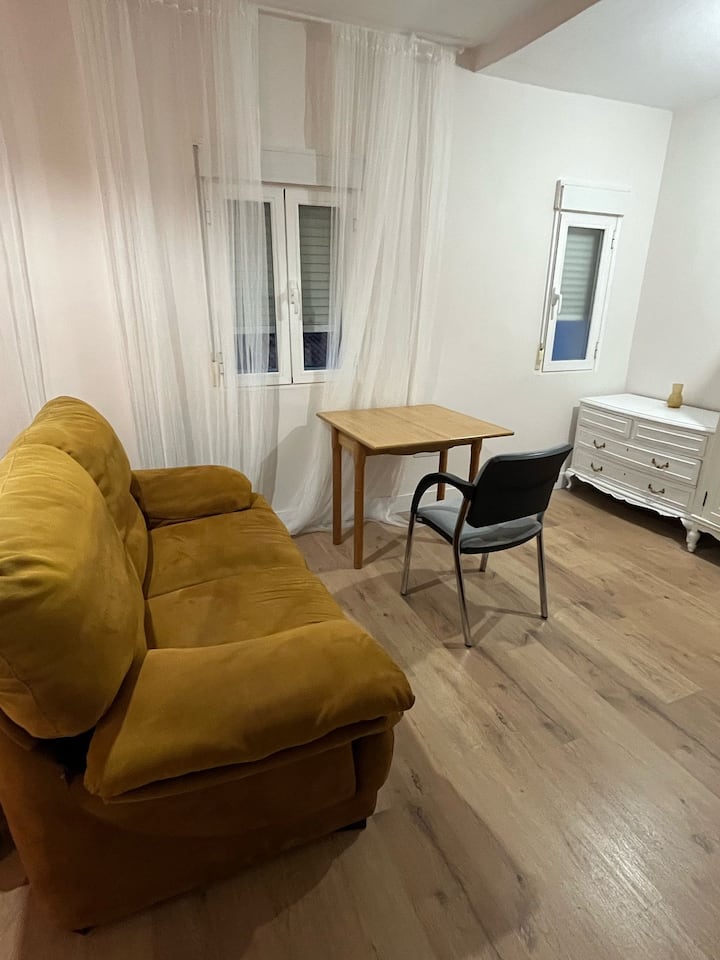 Completo Y Céntrico Apartamento - Cabanillas del Campo