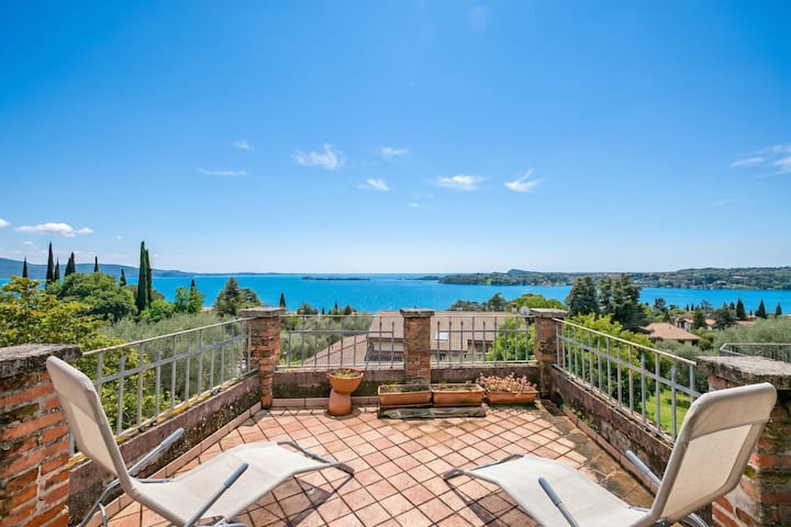 Teseo House | Lake View & Terrace - Gardone Riviera