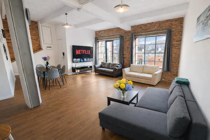 Spacious Central Apt - Steps To Nightlife & Action - Liverpool