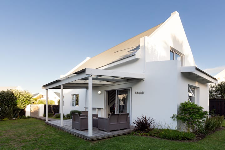 Chives Self-catering Cottage - Cape Saint Francis