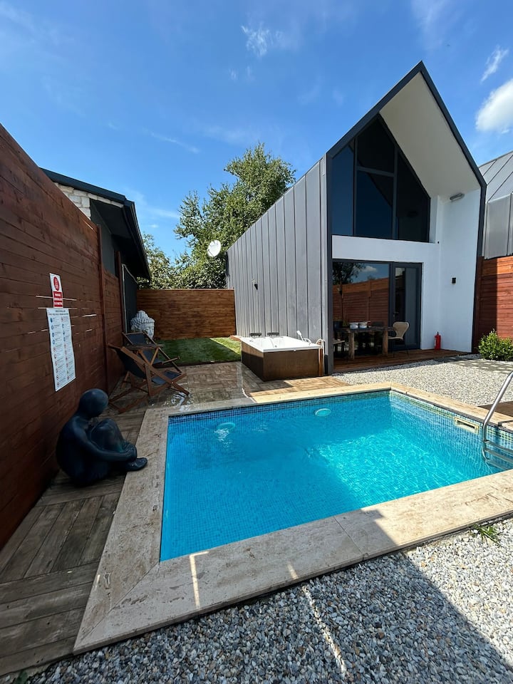 Isıtmalı Havuzlu Jakuzili İZole Bungalov - Kocaeli