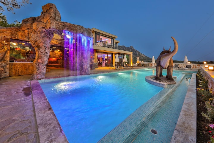 Türkiye’de Eşi Benzeri Yok | Jurassic Temalı Villa - Kalkan