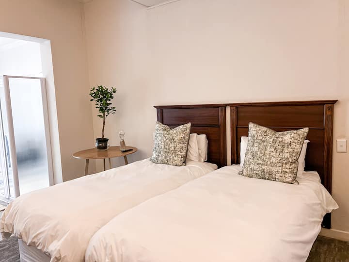Cathedral Peak Wine Estate
Bedroom 5 - Bergville