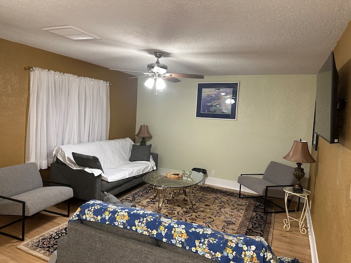 One Story Bungalow Near Hyvee - Springfield, IL