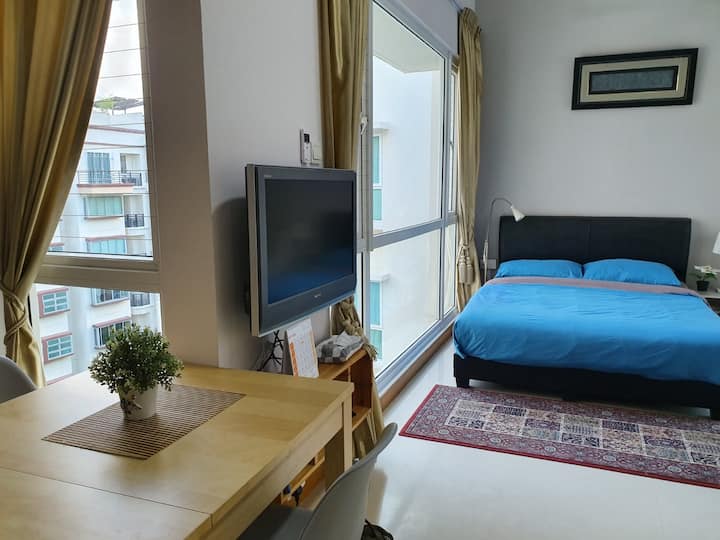 Self-contained Studio Apartment - 樟宜