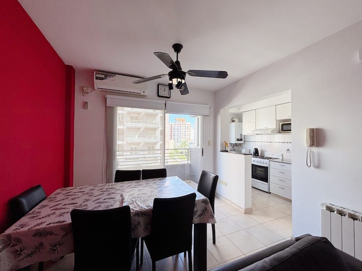 Praga, Amplio Y Luminoso - La Plata, Argentina