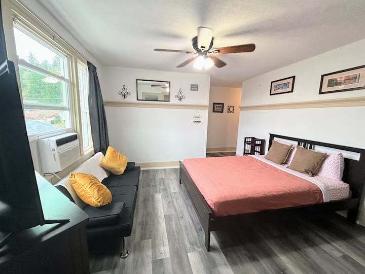 Sunset View Apt 5 @ Eklund - Aberdeen, WA