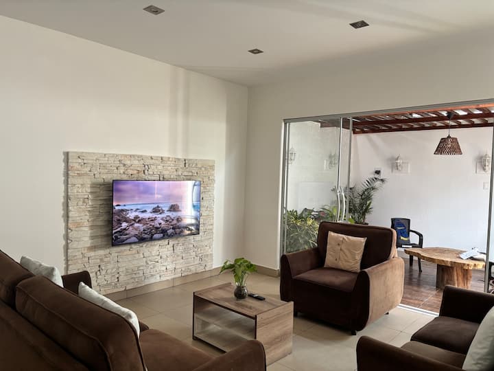 “𝐍𝐚𝐭𝐮𝐫𝐚𝐥 𝐇𝐨𝐦𝐞”
Casa De 250 M2 - Santa