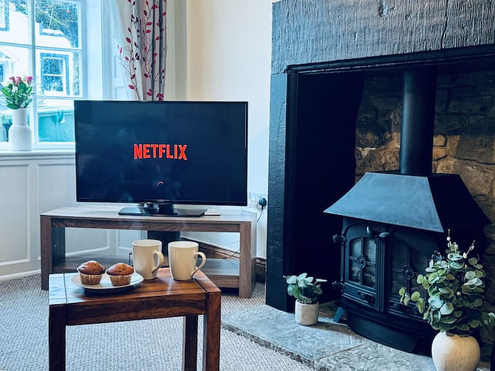 Kirkgate Cottage - 2 Bedrooms - Sleeps 4 - Cockermouth