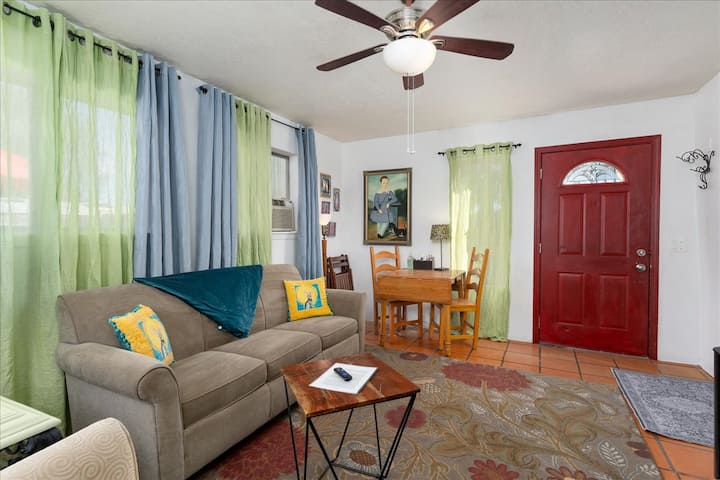 Artist’s Adobe Casita Close To Meow Wolf - Santa Fe, NM