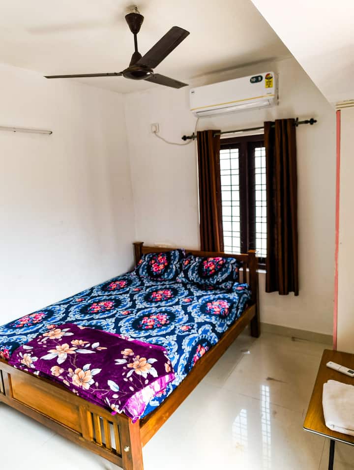 Trivi (1) Ground Floor Ac Room In Kovalam - Kovalam