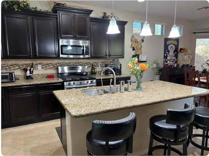 Nice! 2 Bedroom, 2 Queen Beds, 2-4 Ppl - Casa Grande, AZ