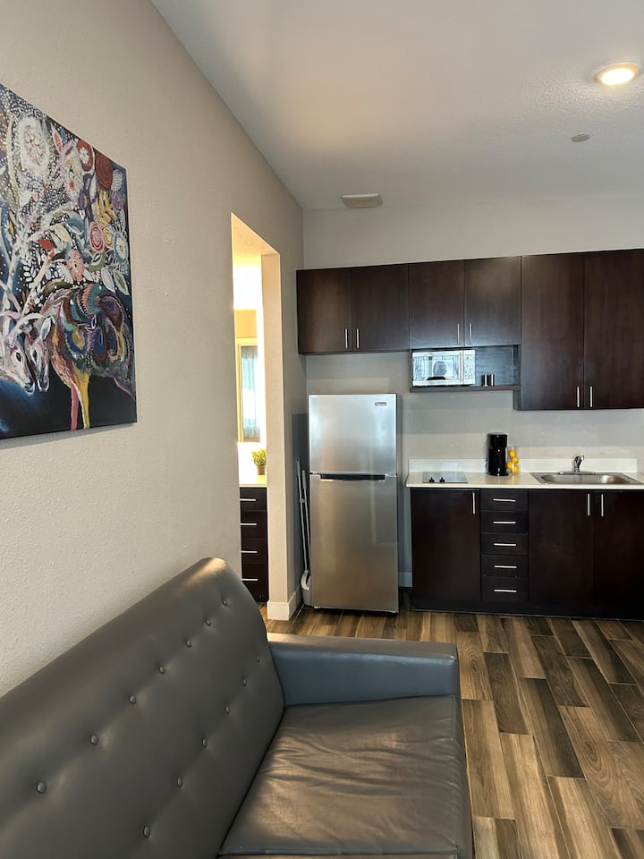 Hideaway Suite - San Diego Airport (SAN)