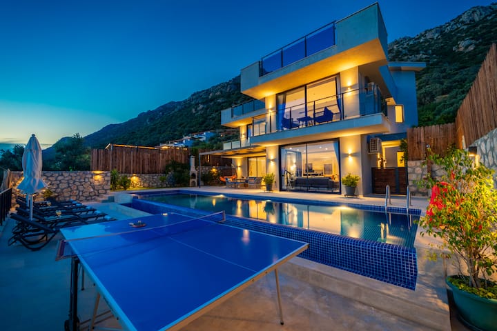 Kalkan/kördere Mevkisinde Denize Yakın, Lüks Villa - Kalkan
