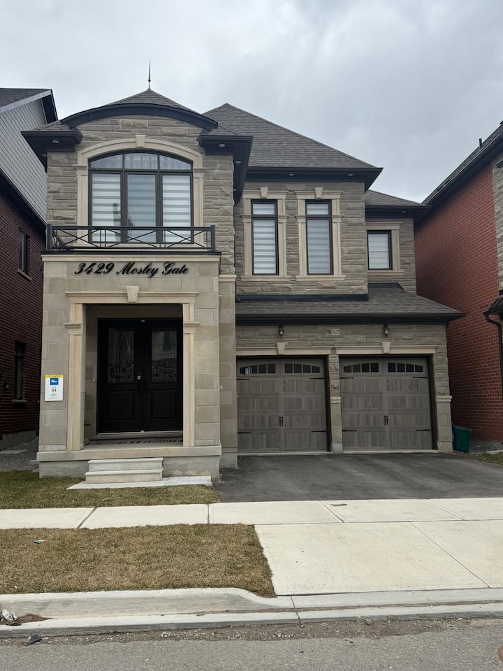2 Bed Basement Apartment - Oakville