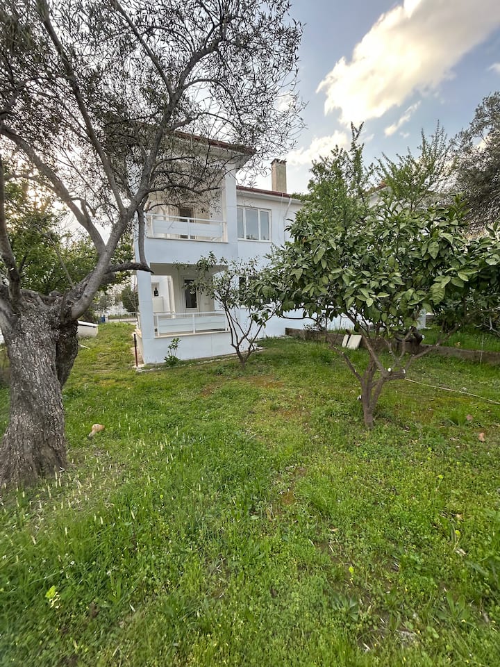 Denize50m Müstakil Dubleks Villa - Altinoluk