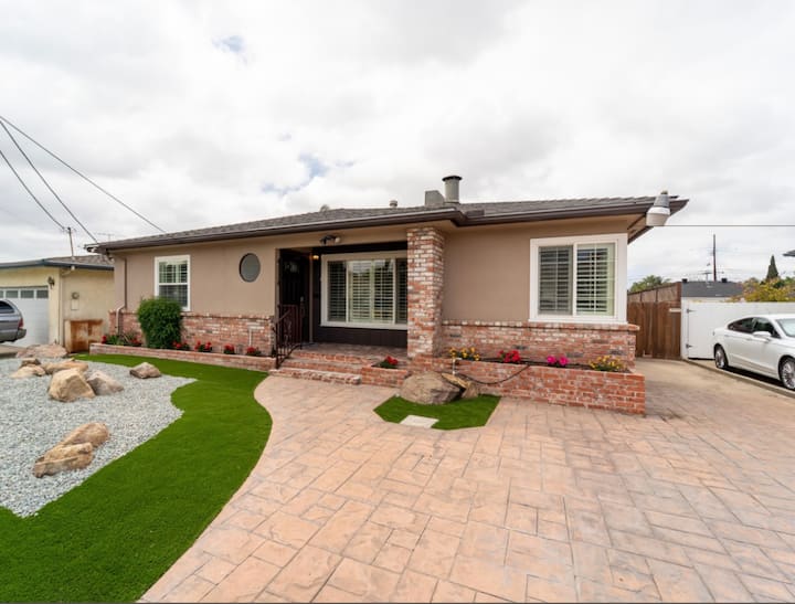 Newly Updated & Beautiful Home
5 Bedrooms • 5 Beds - La Mesa, CA