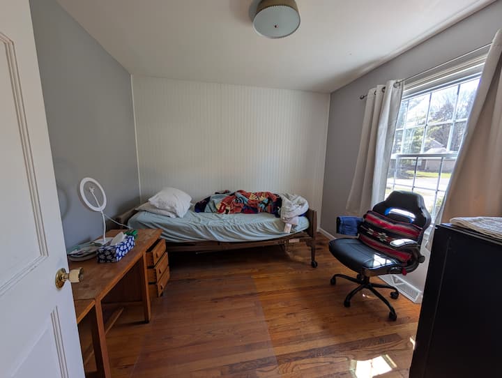 Room With Half Bath - Syracuse, NY