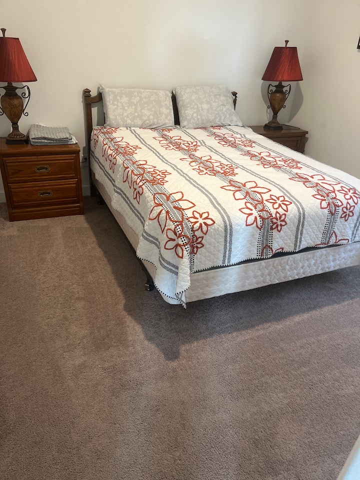 Nice Clean Shared Room 3 - Banning, CA