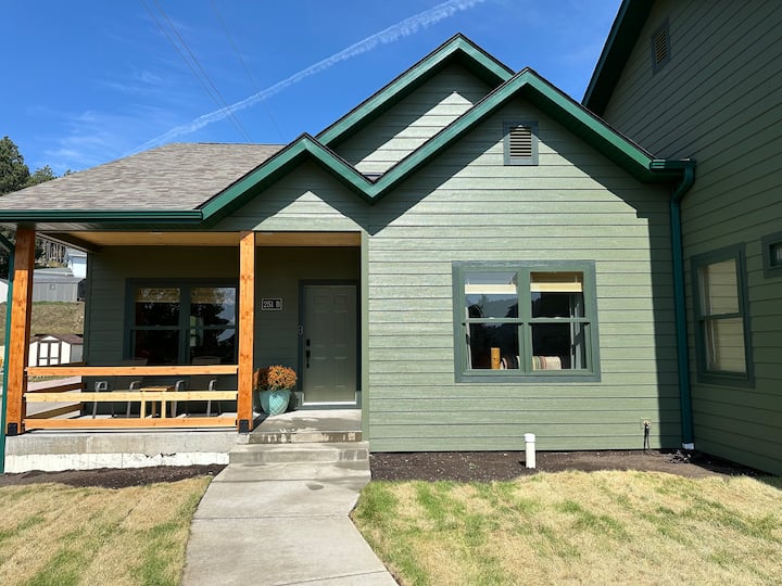 New Dreamcatcher Cottage • Garage •Downtown Custer - Custer, SD