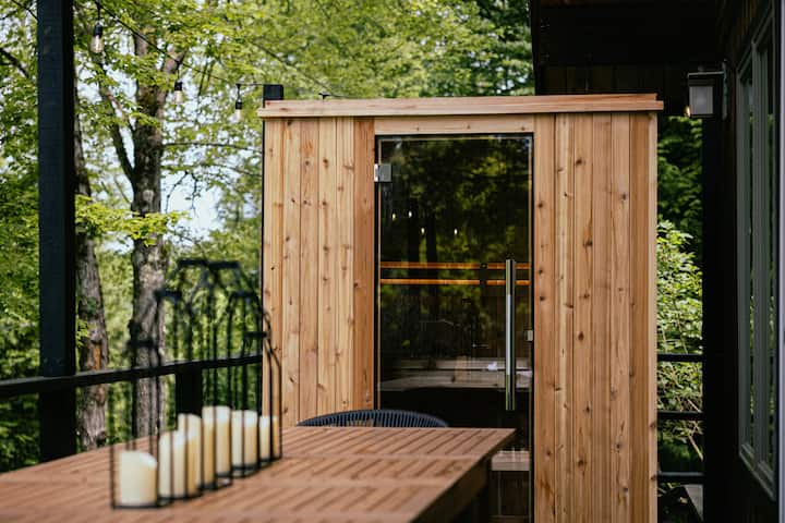 Sauna-hottub-firepit-bunkroom-gameroom-5 To Town! - Vermont