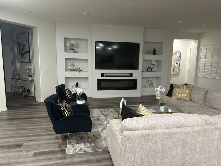 Cozy Home - Apple Valley, CA