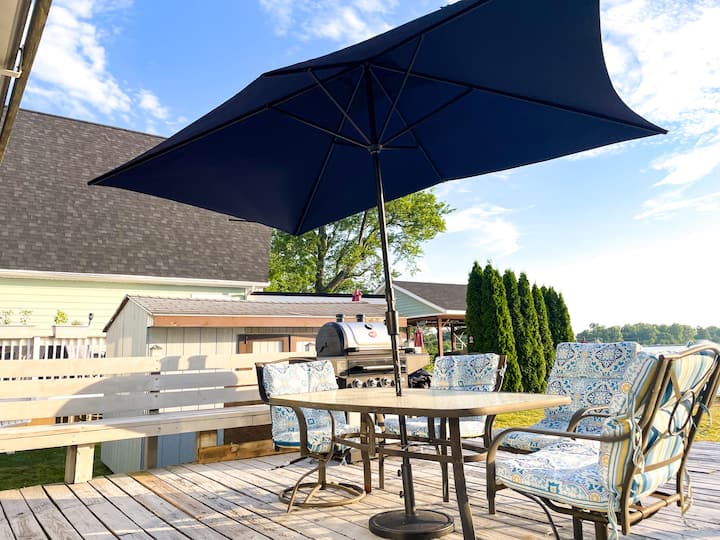 Charming Lakefront Cottage - Indian Lake, OH