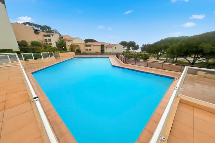 Appart Avec Terrasse, Piscine à 200m De La Plage - Les Issambres