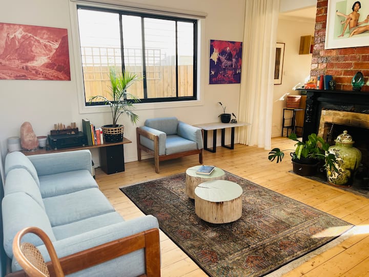 Spacious, Stylish Northcote House, Prime Location! - Ivanhoe