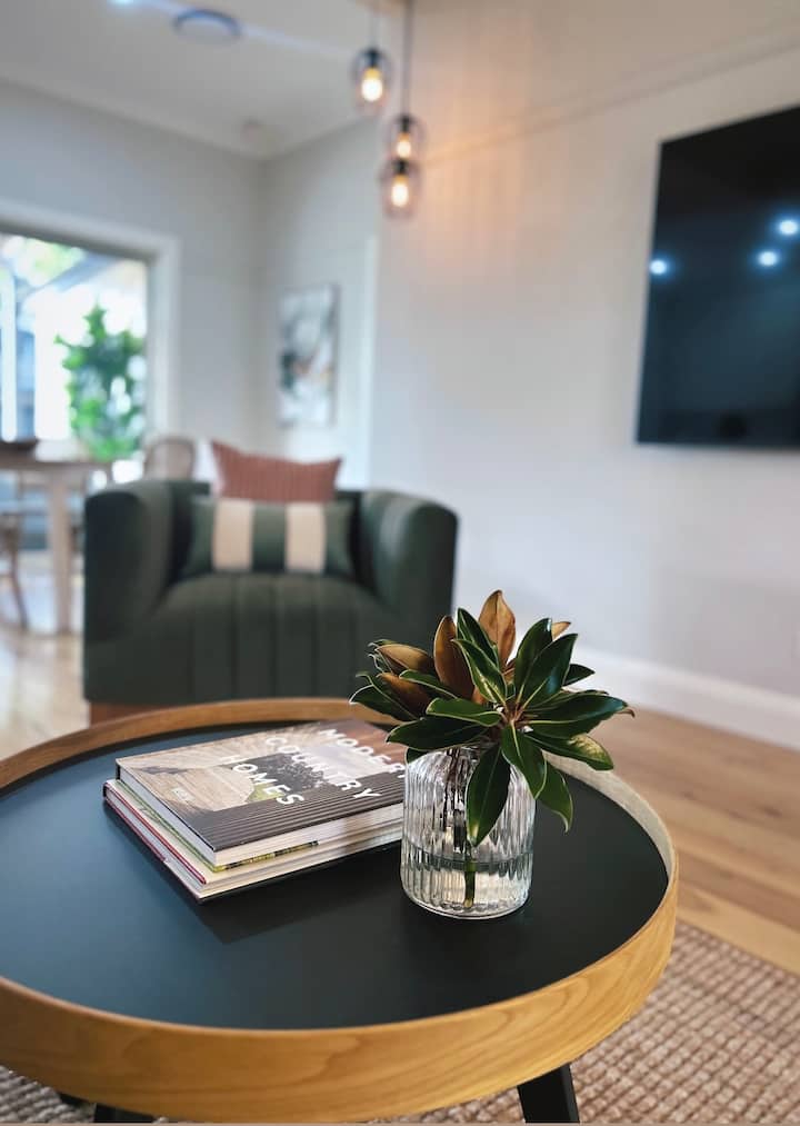 Luxe | Style | Superb | Five Star | Stunning Home - Dubbo