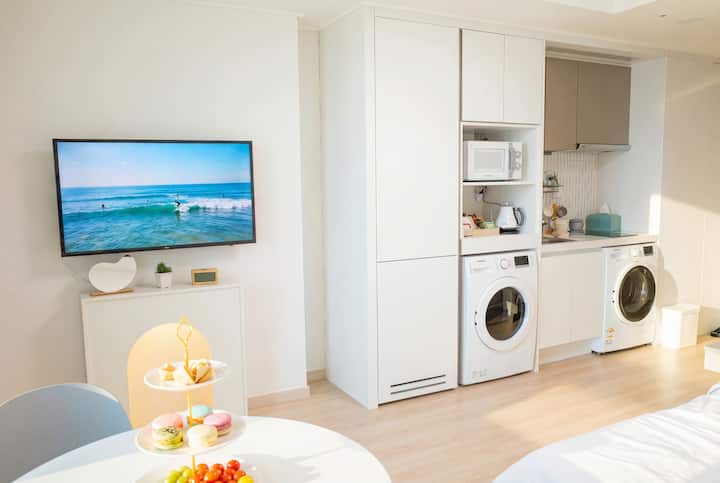 08-16층 고층 [호텔+펜션] [연박할인] 전면바다 파노라마 오션뷰 등대해변 써밋베이 - Sokcho-si