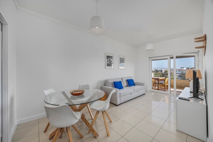 Private Top Floor 1-bed W/ Views - Albufeira