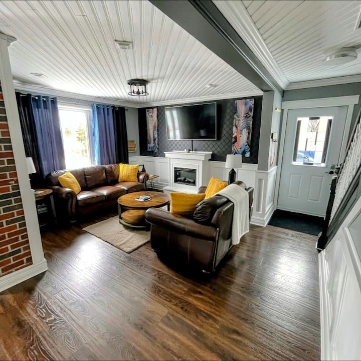 The Saltbox Loft - A Coastal Gem - Carbonear