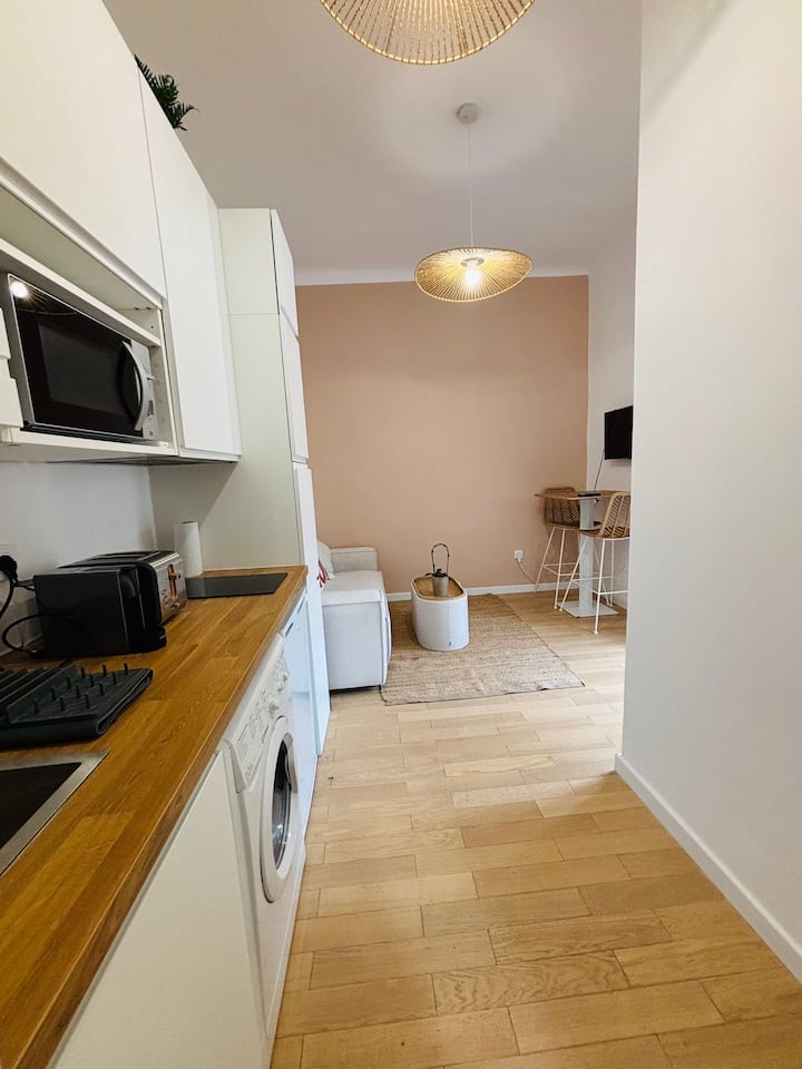 T2 Cosy & Climatisé – Quartier Joliette - Orange Vélodrome, Marseille