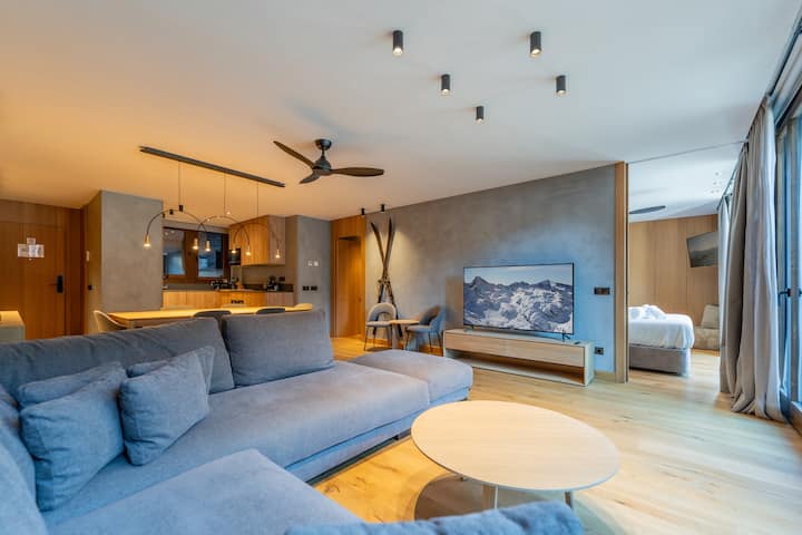 Luxurious Mountain Gem: Ski Slopes~gym~sauna~pool - Andorra