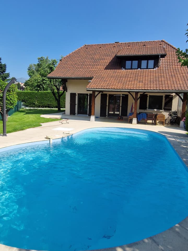 Maison De Charme, Piscine Privé Et Jardin ! - Geneva